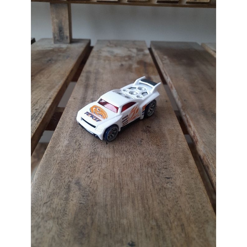 Jual Hotwheels Acceleracers Bassline Custom | Shopee Indonesia
