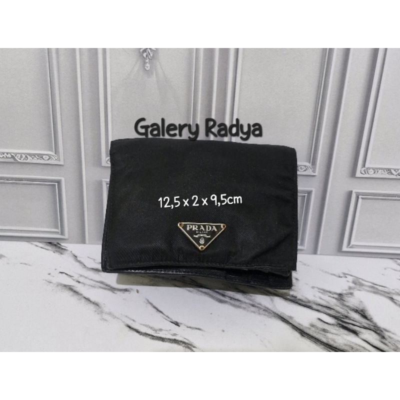 Jual Dompet Lipat Prada Nylon (BACA DESKRIPSI PRODUCT) | Shopee Indonesia