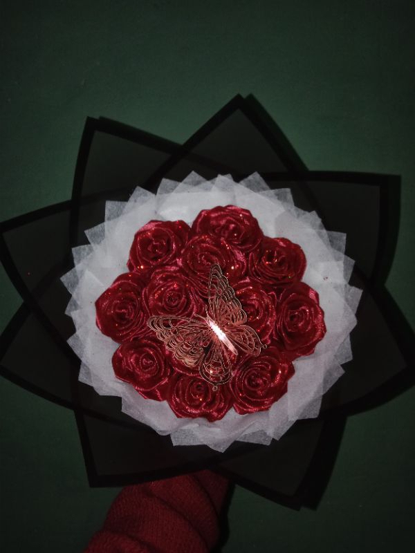 Jual BUKET BUNGA MAWAR SATIN GLITTER/BUKET WISUDA/BUKET ULTAH/BUKET ...