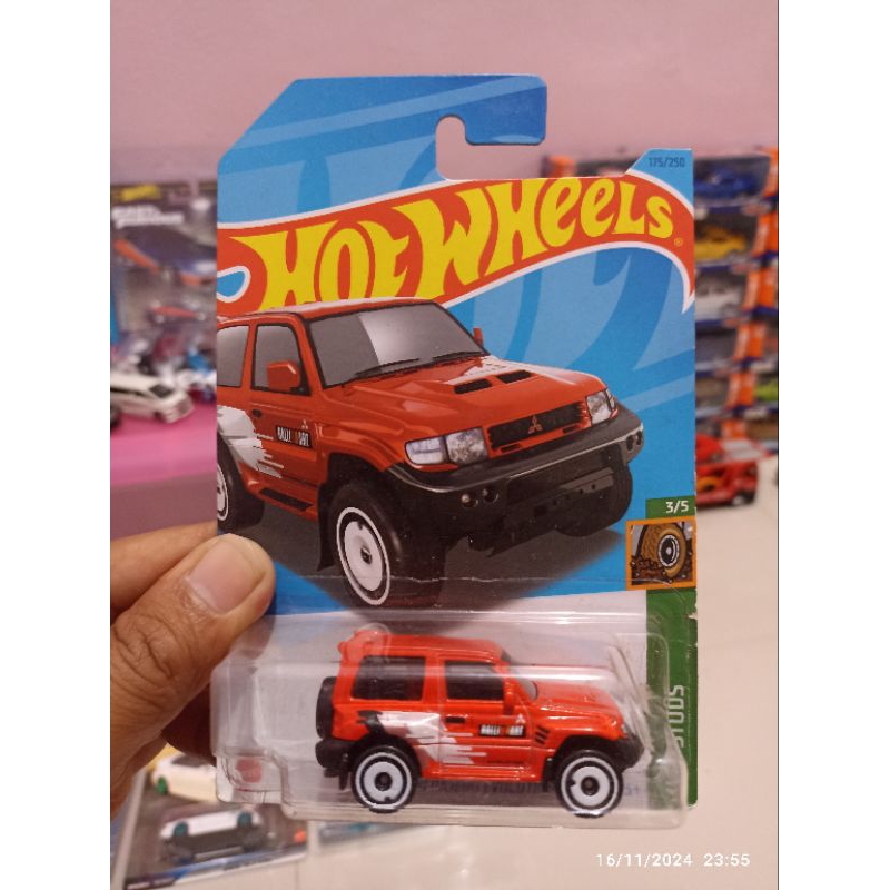 Jual Hot Wheels Mitsubishi Pajero Evolution Merah | Shopee Indonesia