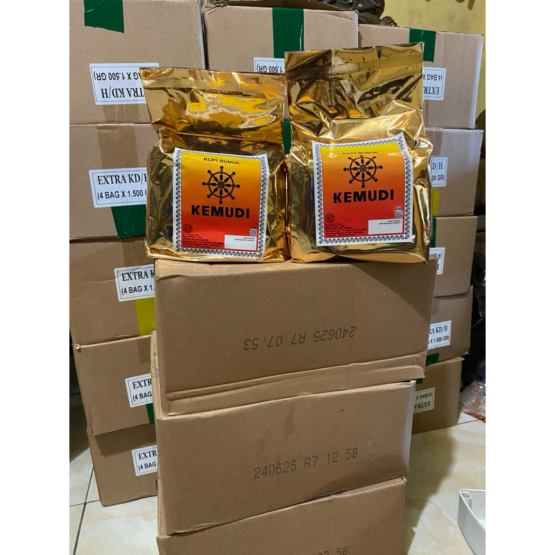 Jual 1 DUS KOPI BUBUK KEMUDI produksi santos pabrik kapal api | Shopee ...