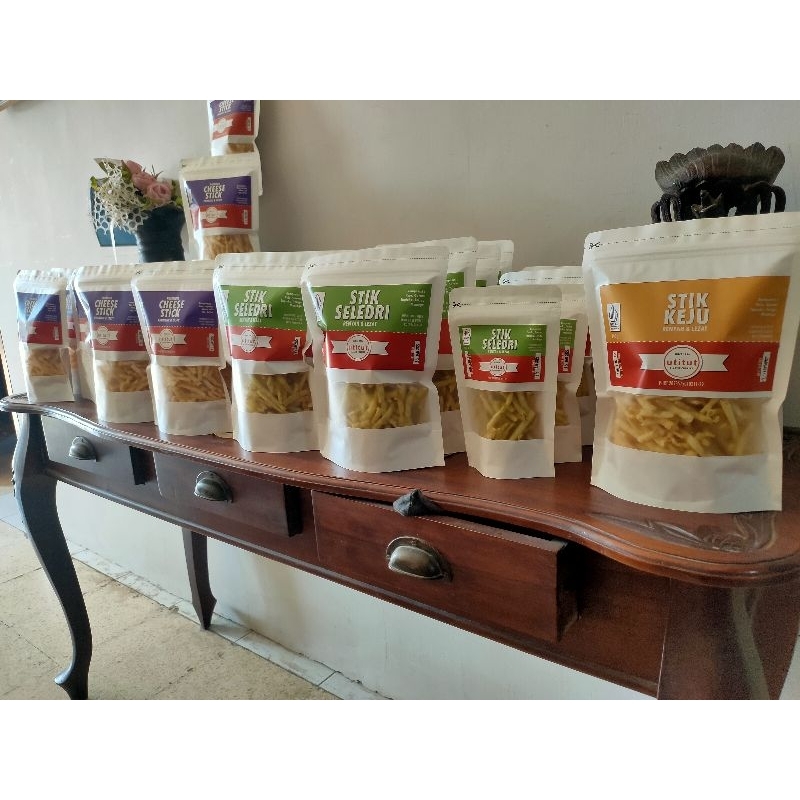 Jual Stik Seledri dari Classic Cookies Utitut Sejak 1996 kemasan ...