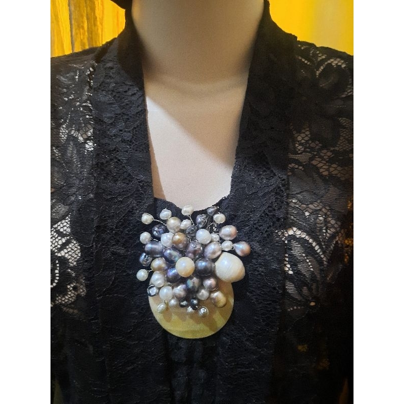 Jual Bros bandul kerang putih mix mutiara air tawar hitam mix putih ...