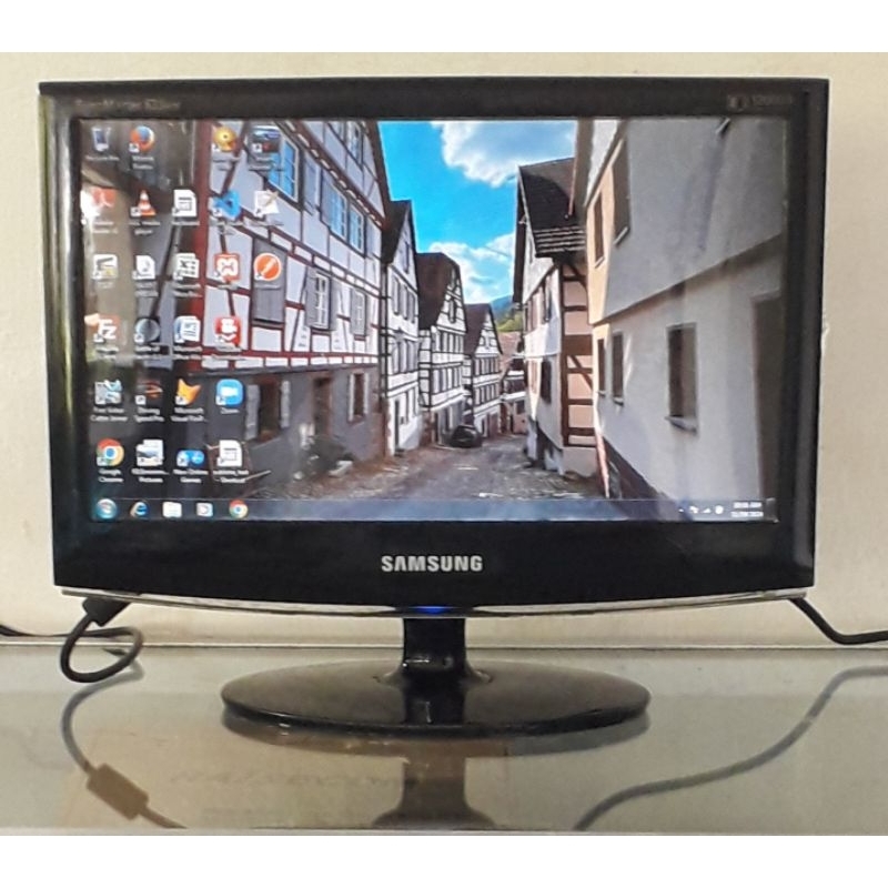 Jual Monitor Samsung Syncmaster 633NW 16inch | Shopee Indonesia