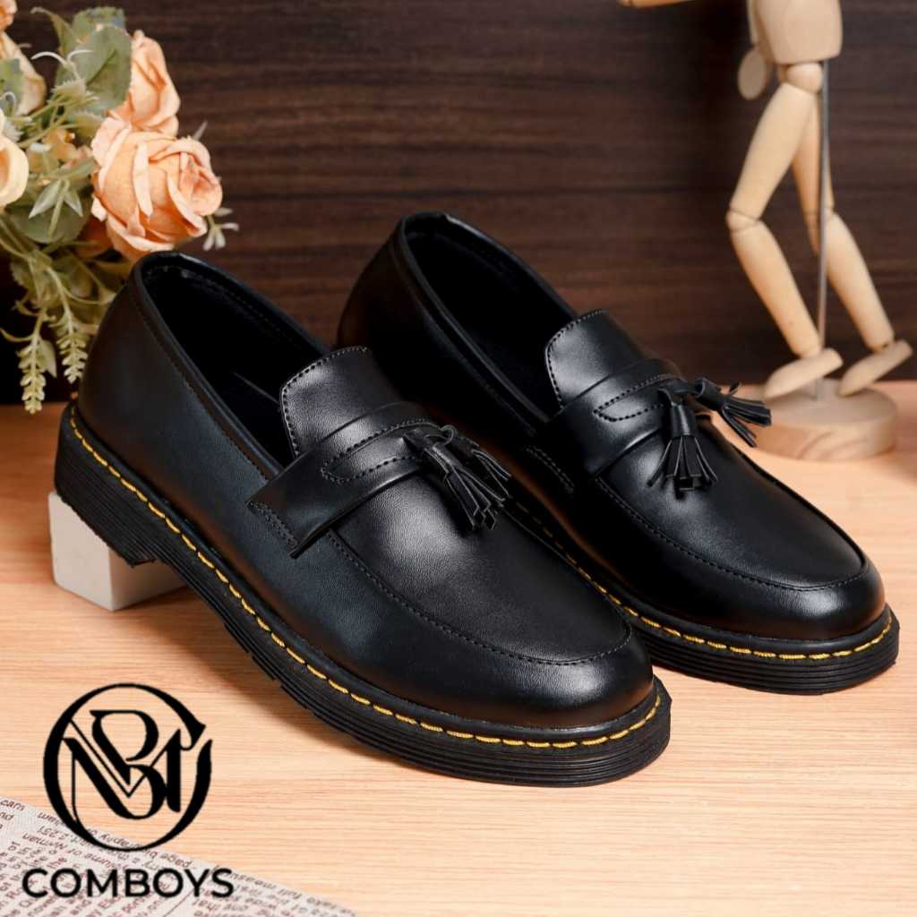 Jual COMBOYS Sepatu Docmart Pria Pantofel Boots Cowok Formal Kerja ...