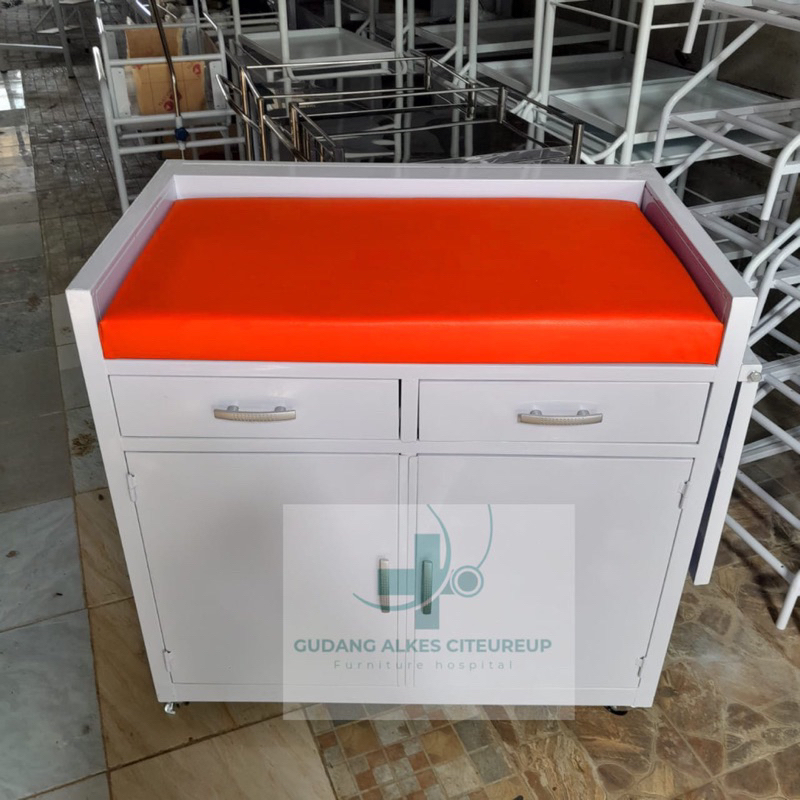 Jual Baby table besar/ Baby table besar plus lampu/ meja resusitasi ...