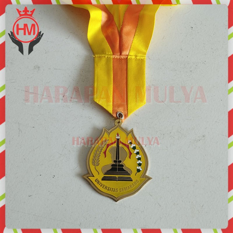 Jual Medali Wisuda Logo Universitas Semarang Medali Logo Custom Bahan Logam - Harapan Mulya ...