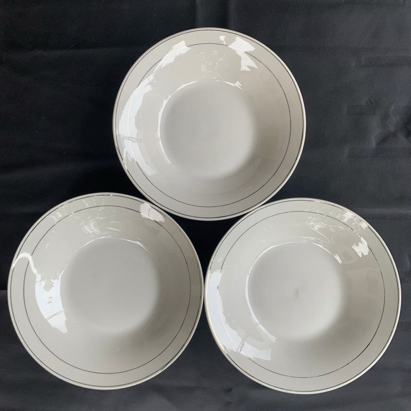 Jual Piring Dynasty Keramik List Mas 8 / Piring Makan / Piring Beling ...