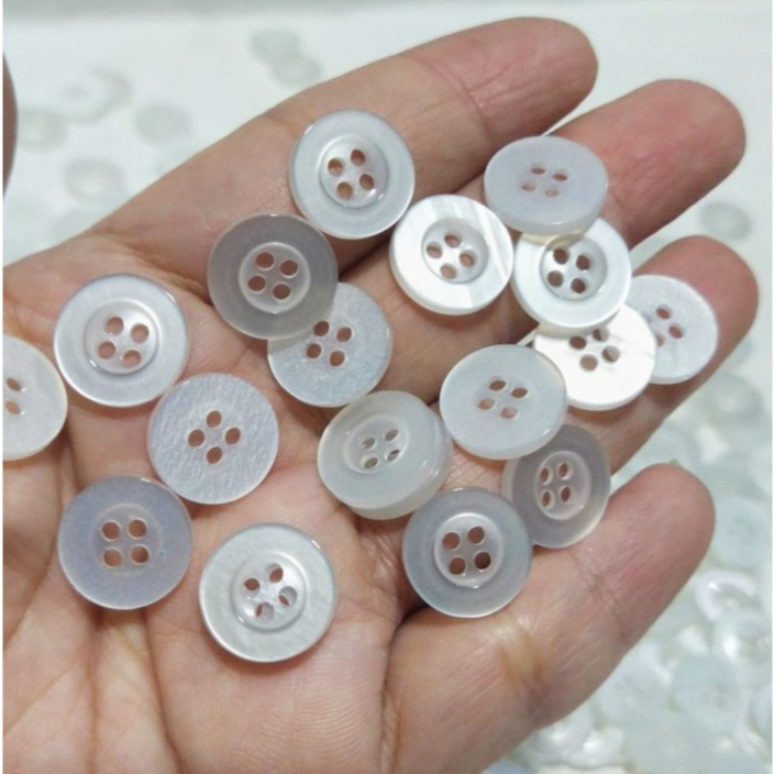 Jual Kancing Baju Dinas Seragam Sekolah Warna Putih isi 10 pcs | Shopee ...