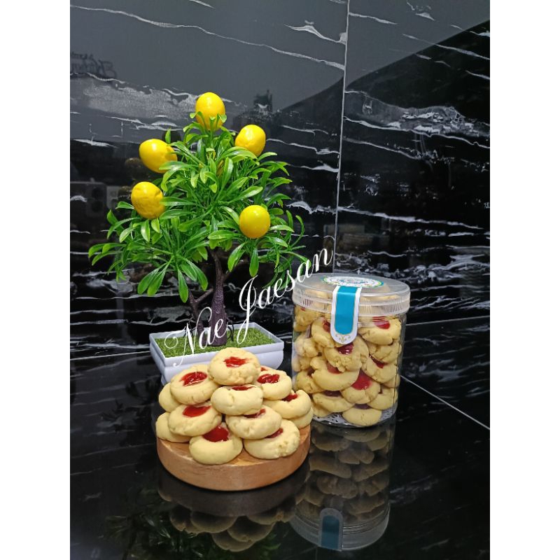 Jual Kue Thumbprint Strowbery Premium/Kue Kering/kue Natal/Kue Lebaran ...