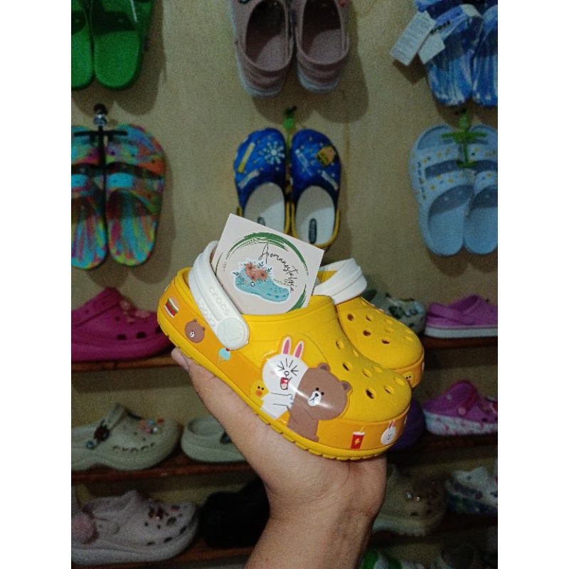 Jual Crocs LINE yellow Free jibbitz 6+Dushbag (harga sudah termasuk ...