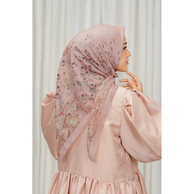 Jual Buttonscarves Ederra New lengkap box Buttonscarves Original ...