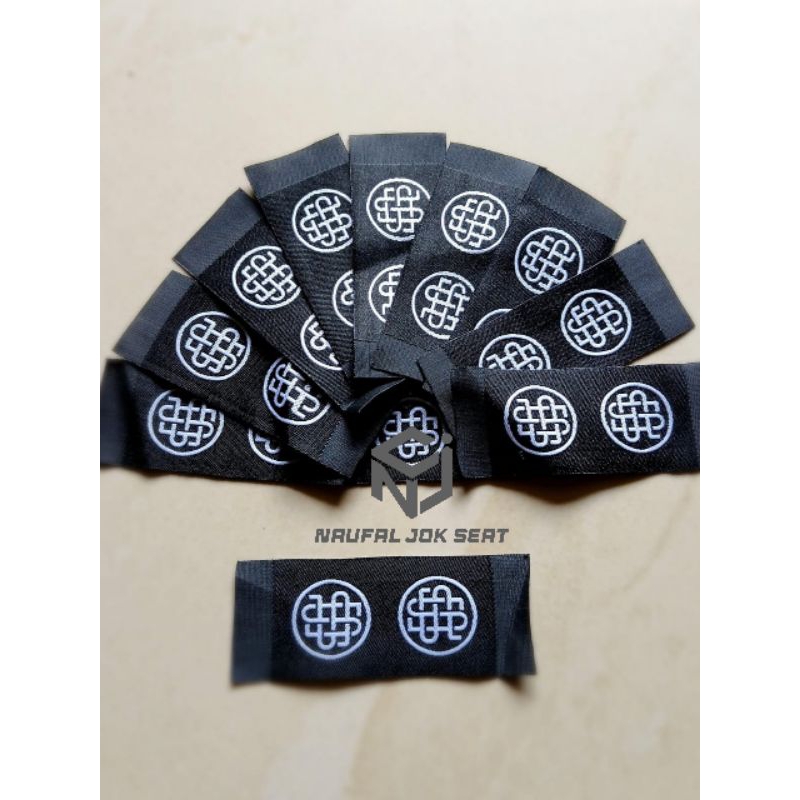 Jual emblem arvi logo arvi signature per 10 pcs label arvi signature ...