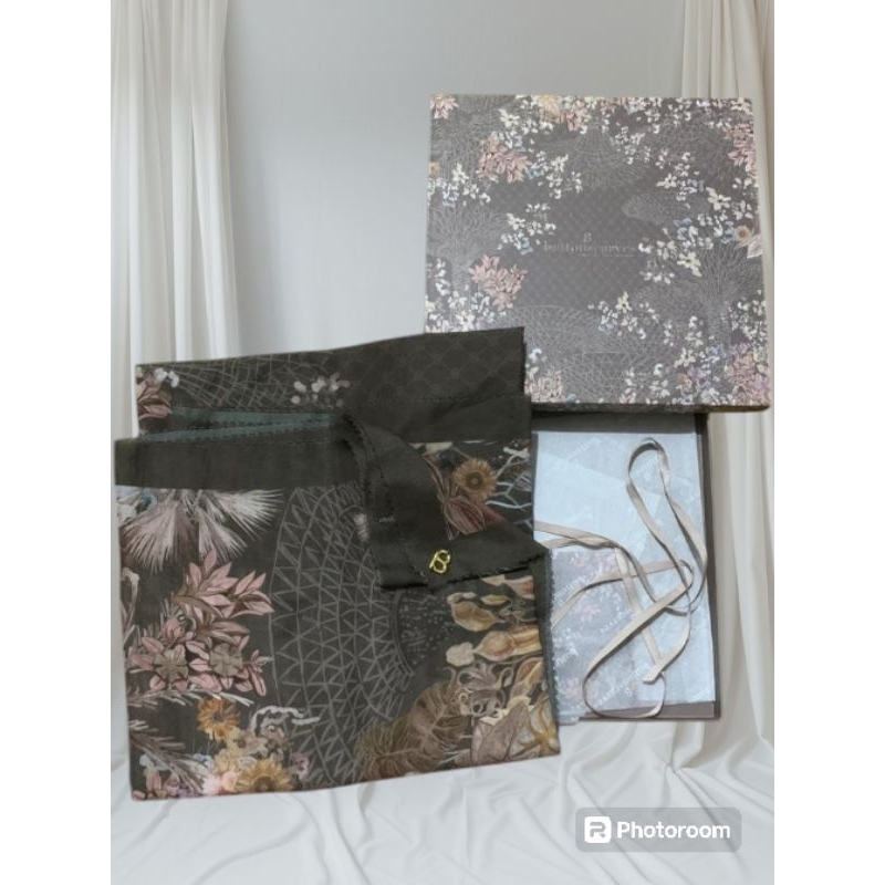 Jual PL Buttonscarves Singapore Series | Shopee Indonesia
