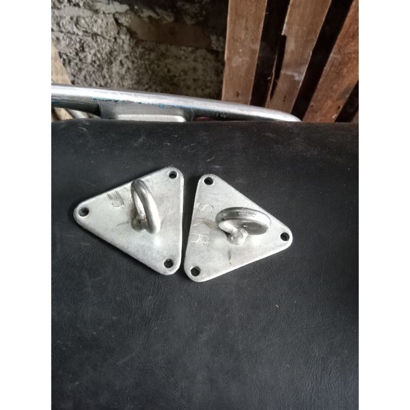 Jual briket besi clem hook | Shopee Indonesia