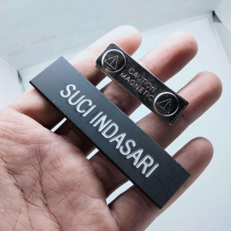 Jual SEHARI JADI !!! NAME TAG GRAFIR LASER | PAPAN NAMA DADA AKRILIK ...