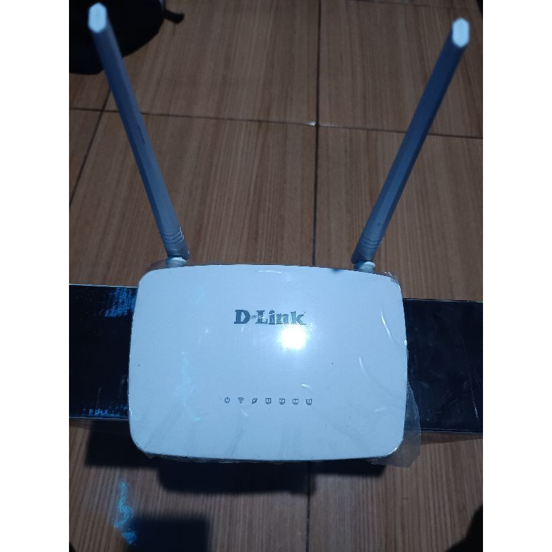 Jual ROUTER Dlink PUTIH Wireless BEKAS PORT WAN/LAN JOS NORMAL | Shopee ...