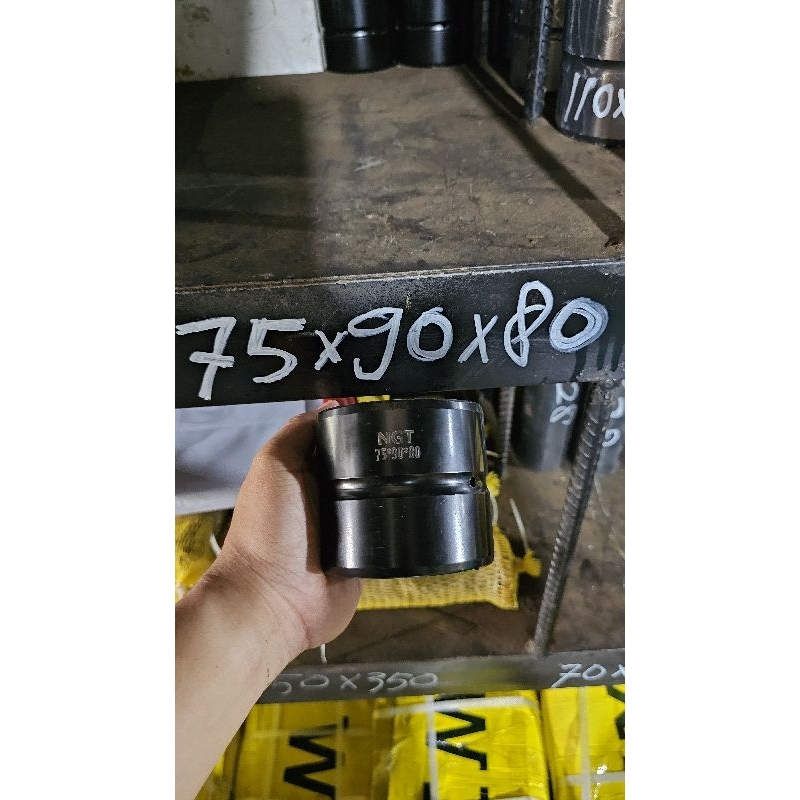 Jual Bushing Excavator, Dozer, Alat berat lain Ukr. 75x90x80mm | Shopee ...