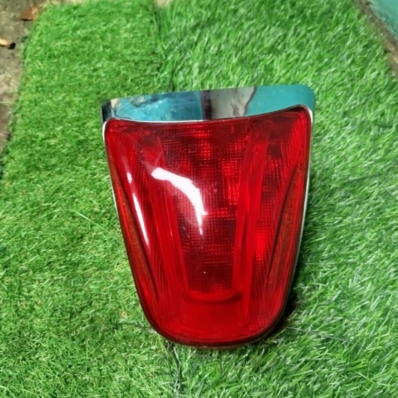 Jual Lampu Belakang Stop Lamp Vespa Sprint Primavera Iget original ...
