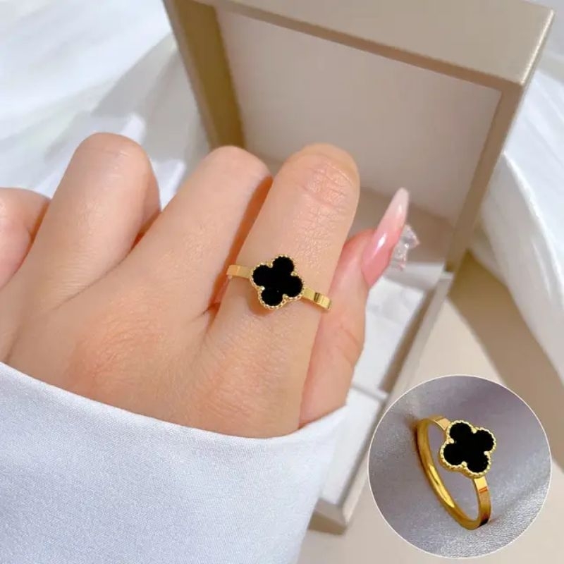 Jual CINCIN TITANIUM CLOVER ANTI KARAT | Shopee Indonesia
