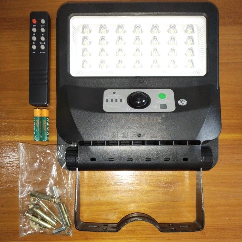 Jual Lampu LED Jalan Panel Surya VACOLUX 60 W Putih VL-9800B / Solar ...
