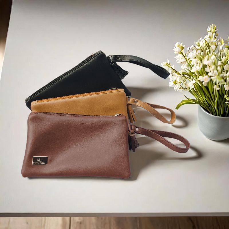 Jual Dompet miniso / cluth wanita 1 resleting ( logo ck ) | Shopee ...