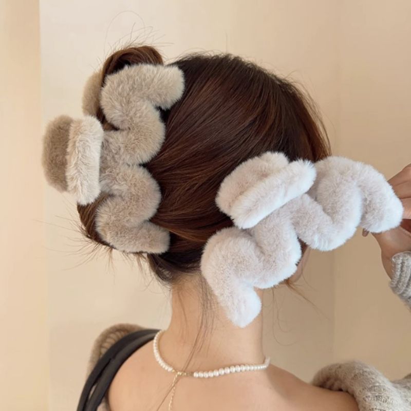 Jual JEPIT RAMBUT HIU KERITING / JEDAI BULU MODEL GELOMBANG | Shopee ...