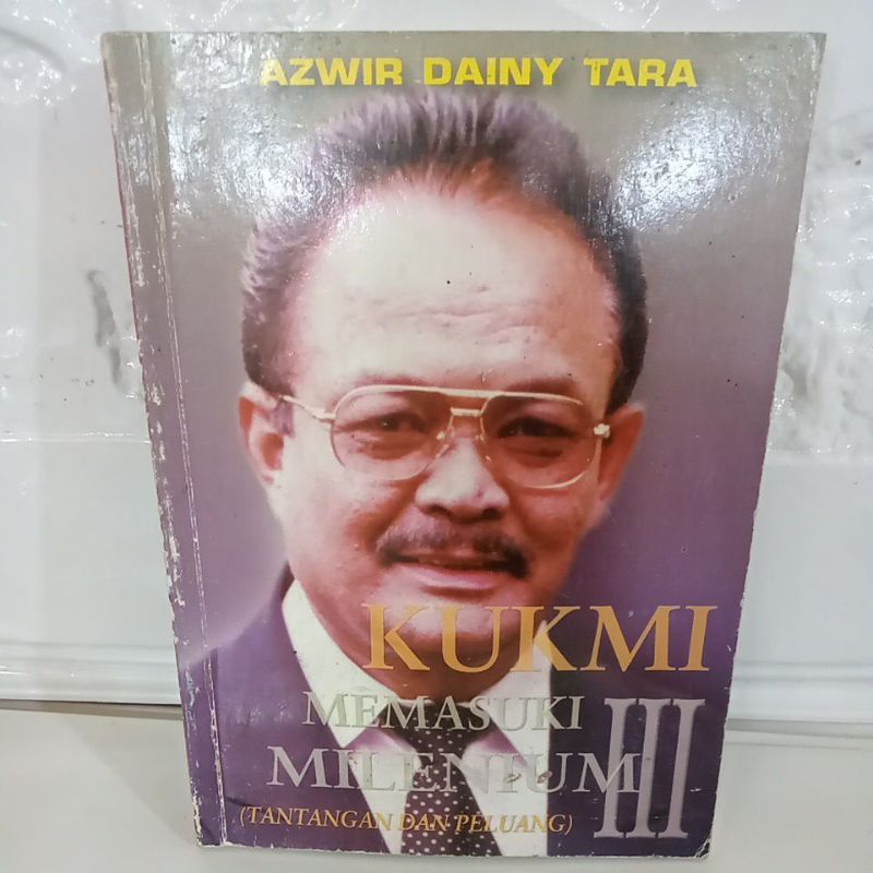 Jual Buku Original KUKMI MEMASUKI MILENIUM III - AZWIR DAINY TARA ...