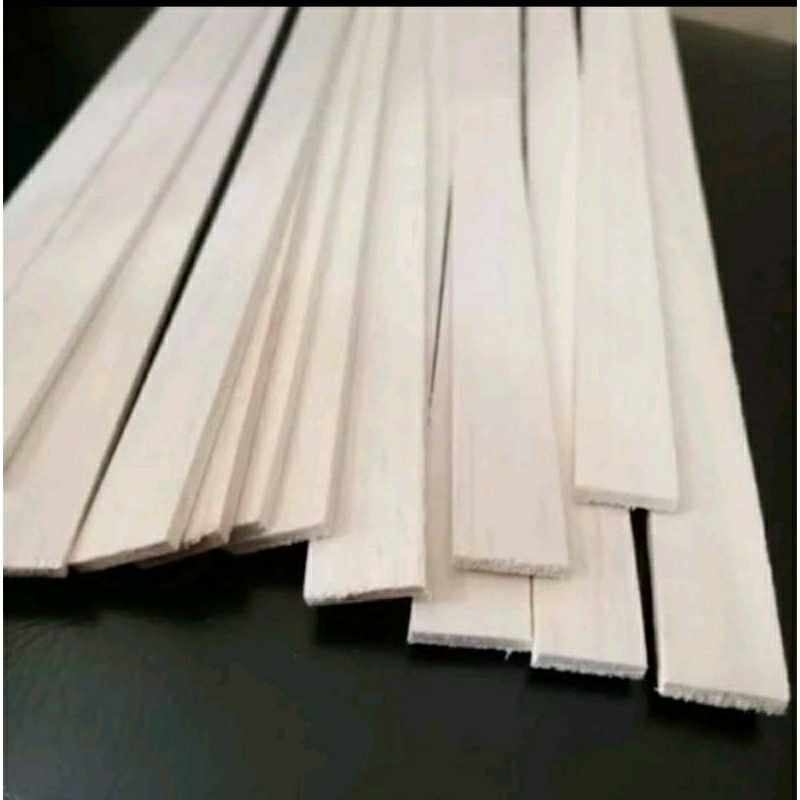 Jual KAYU STRIP LIS KAYU UKURAN 2CM RENG KAYU UNTUK BERBAGAI PARIASI ...