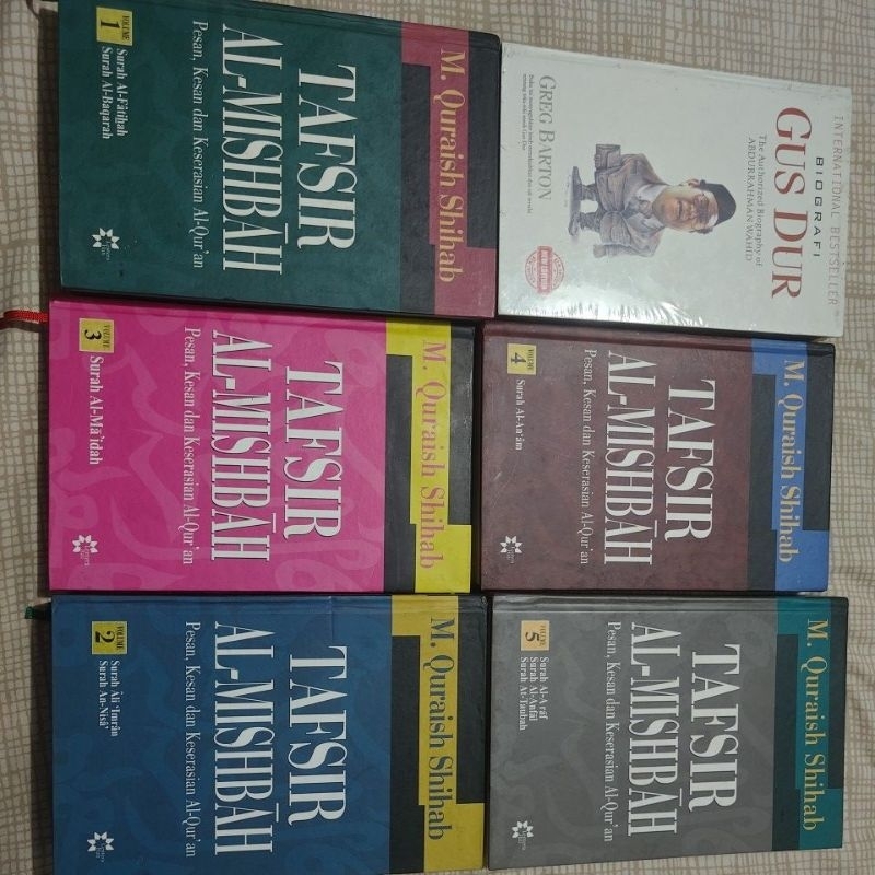 Jual Buku Tafsir al-mishbah volume 1 sampai 5 dan buku gus dur | Shopee Indonesia