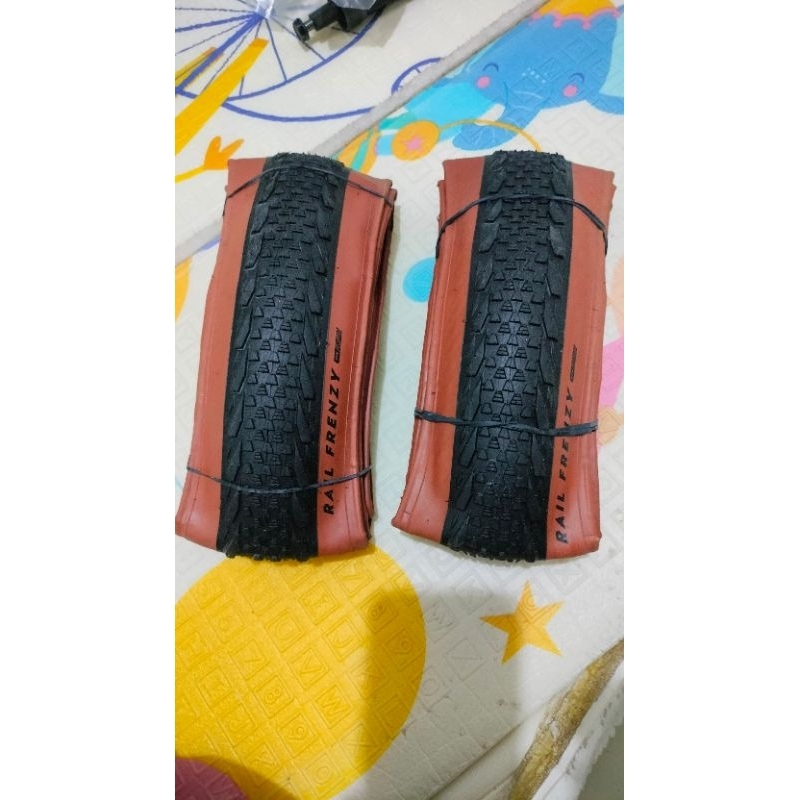 Jual ban vee tire rail frenzy 700 x 40c bisa pakai 29er sepasang ...