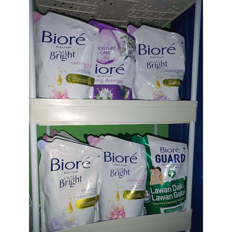Jual Biore Body Wash Refill 400ml (lovely sakura, white scrub, glow up ...