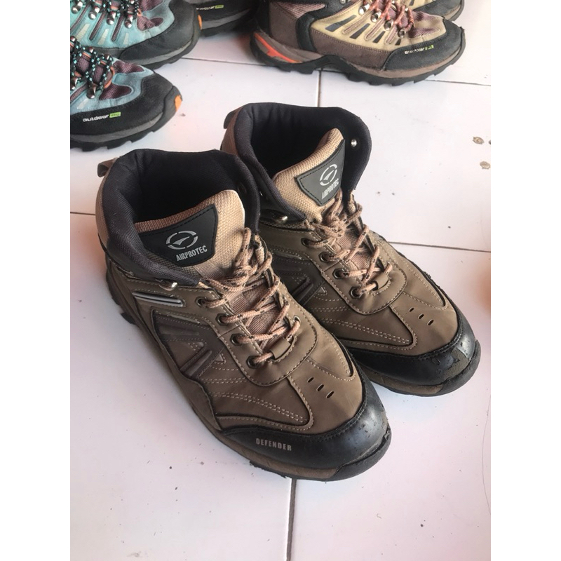 Jual Sepatu Gunung Outdoor Pro Bekas | Shopee Indonesia