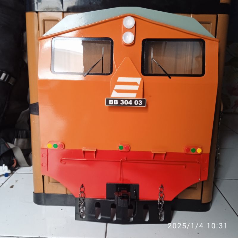 Jual kereta api hiasan dinding lokomotif BB304 ukuran besar tinggi 45cm ...