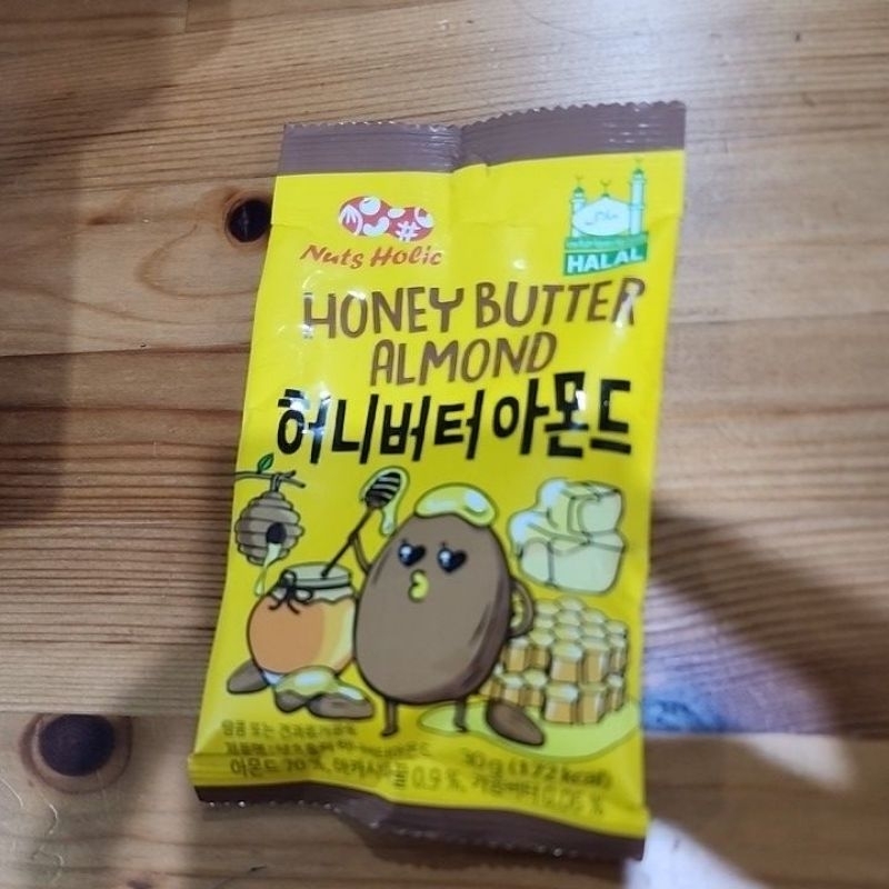 Jual Nuts Holic Honey Butter Almond Korea 30g | Shopee Indonesia