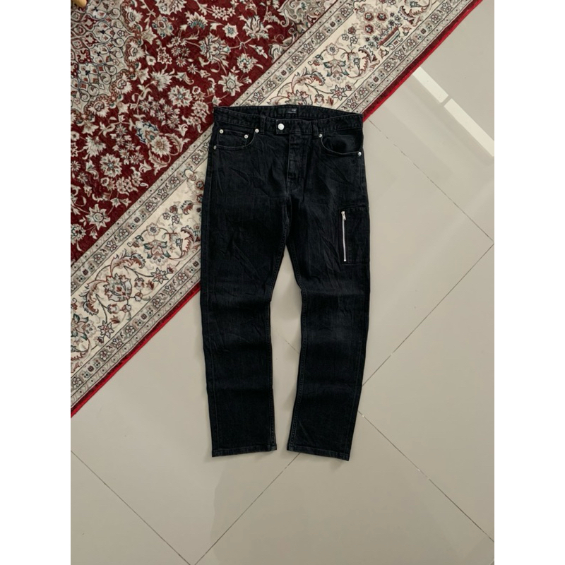 Jual Uniqlo Undercover Japan Straight Jeans | Shopee Indonesia