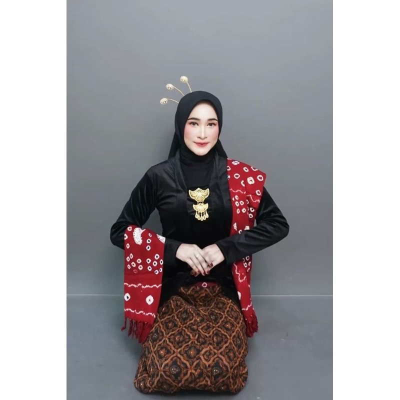 Jual Kebaya Bludru Kutubaru|Set Kebaya Bludru|Kebaya Jawa Bludru ...