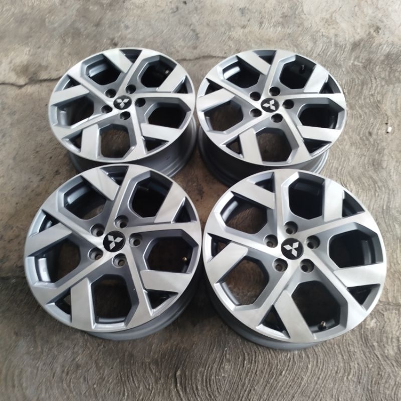 Jual velg xpander new cross elite R17 original. | Shopee Indonesia