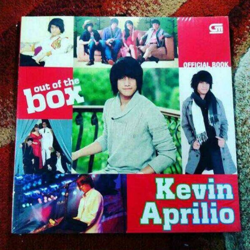 Jual Buku Kevin Aprilio - Out Of The Box Official Book Vierra Band ...