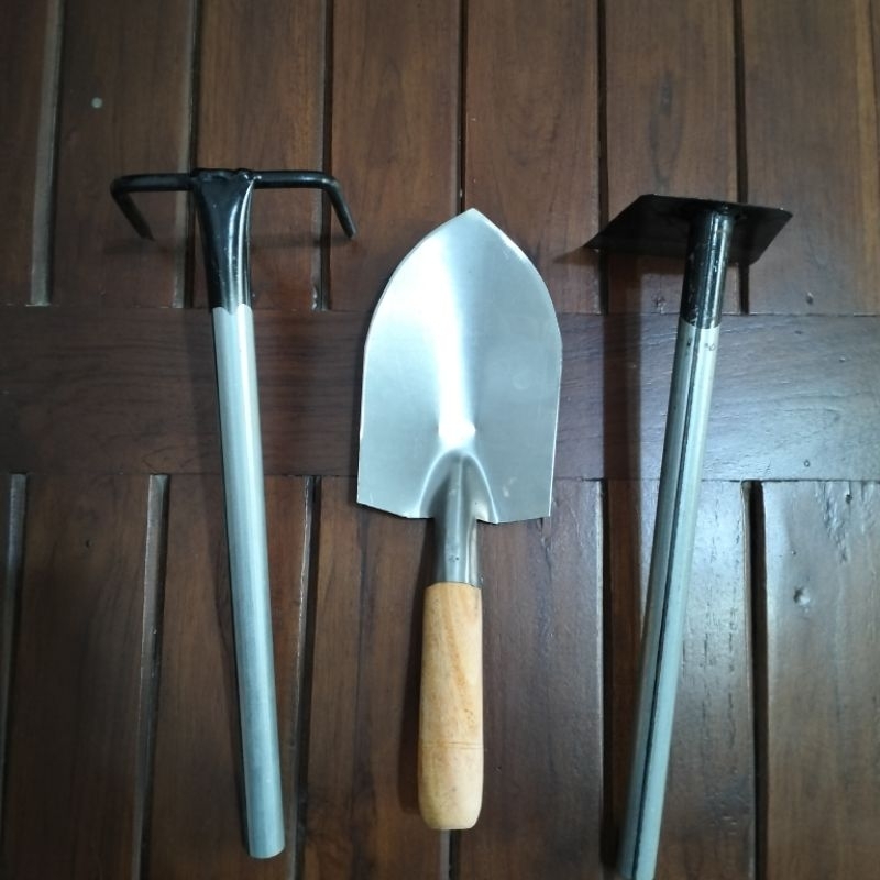 Jual Paket Berkebun isi 3 pcs Garuk rumput liar ,Cangkul kecil dan ...