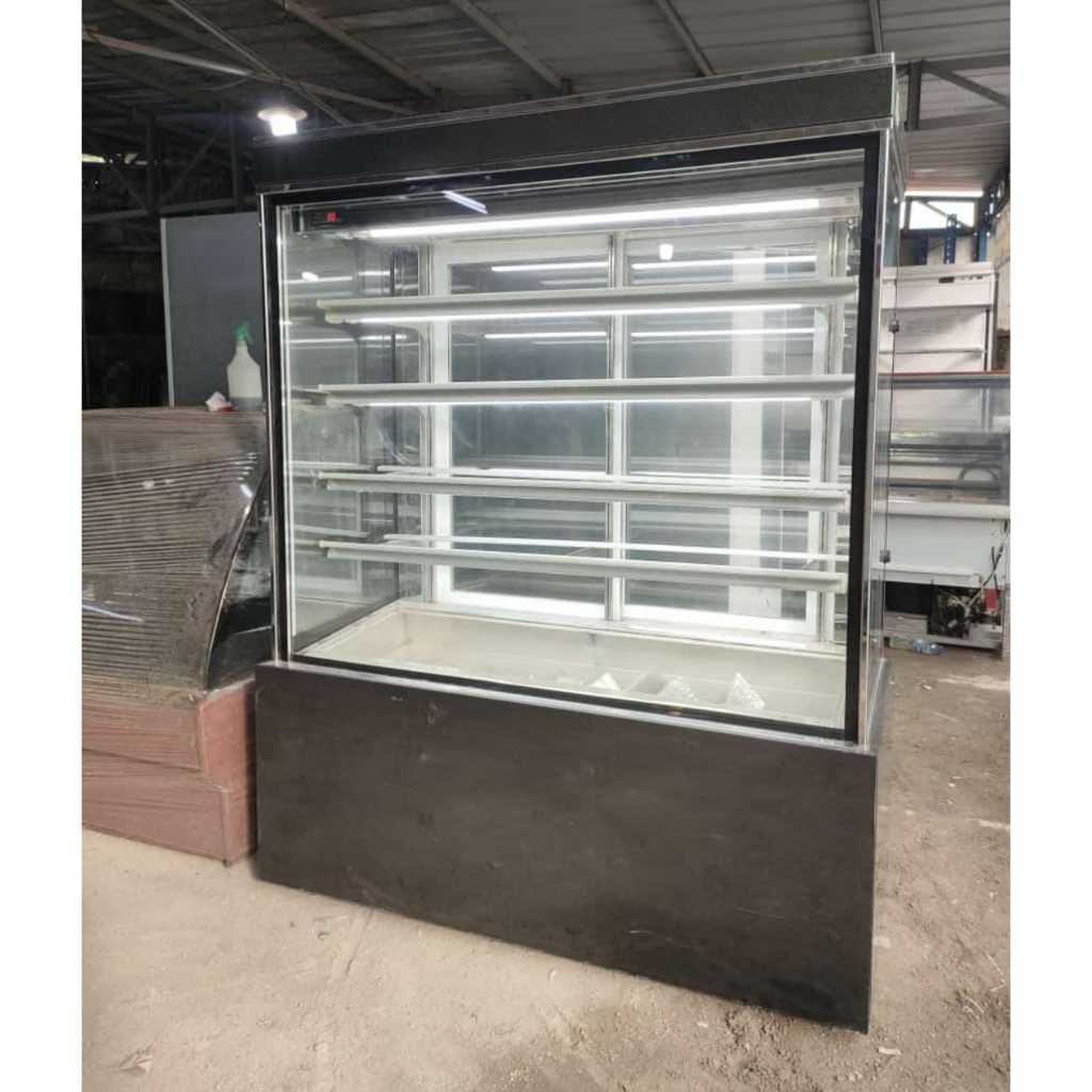 Jual SECOND/BEKAS SHOWCASE CAKE/DISPLAY KUE CHILLER MEK KINGDOM ...