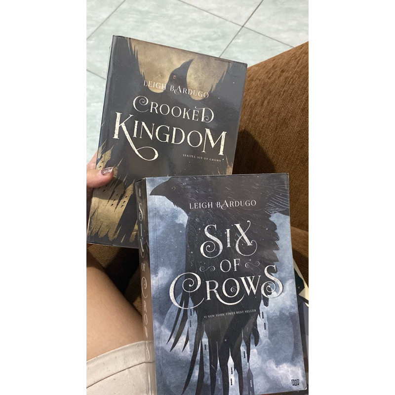 Jual Buku Novel Six of Crows Crooked Kingdom Set Series Duology - Leigh Bardugo Preloved ...