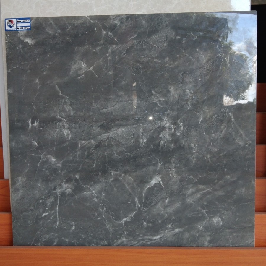 Jual granit indogress black Alaska 80x80 | Shopee Indonesia