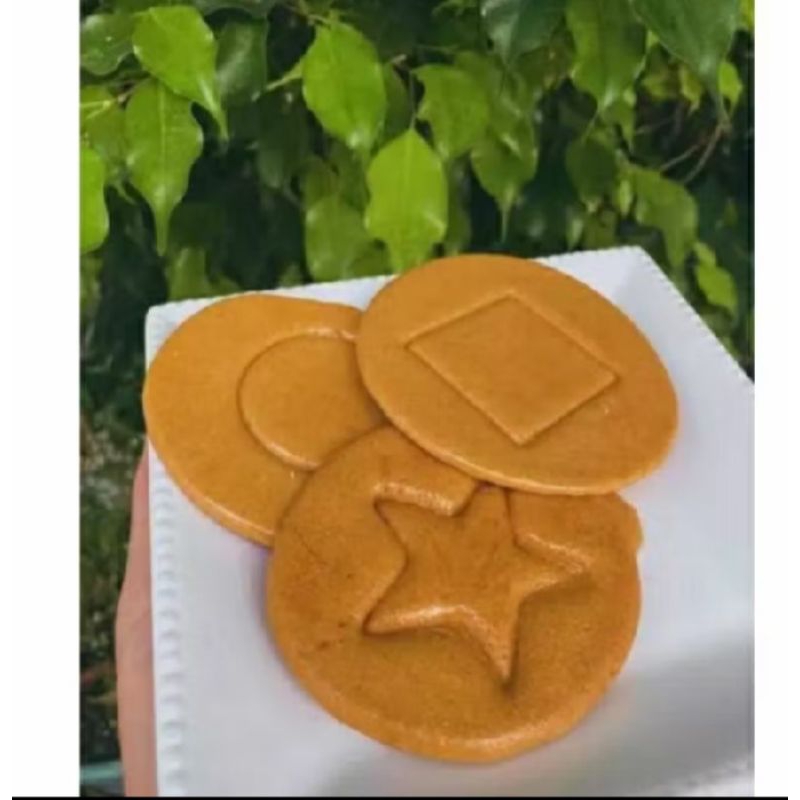 Jual 1 box dalgona candy bonus kartu GBK squid game | Shopee Indonesia