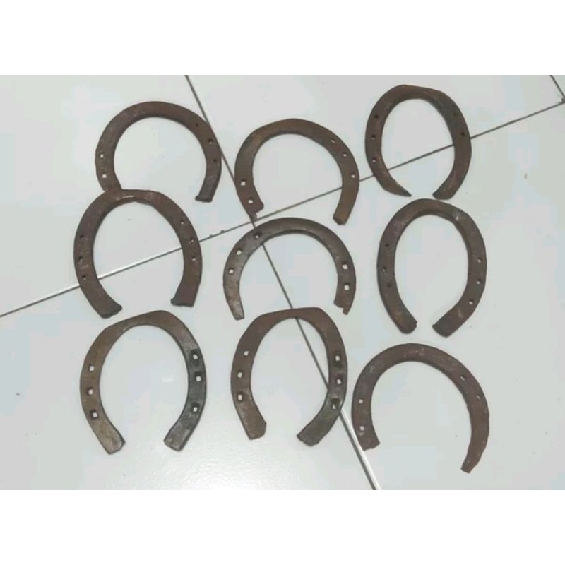 Jual tapal sepatu kuda bahan besi asli bekas atau sisa pakai kuda ...