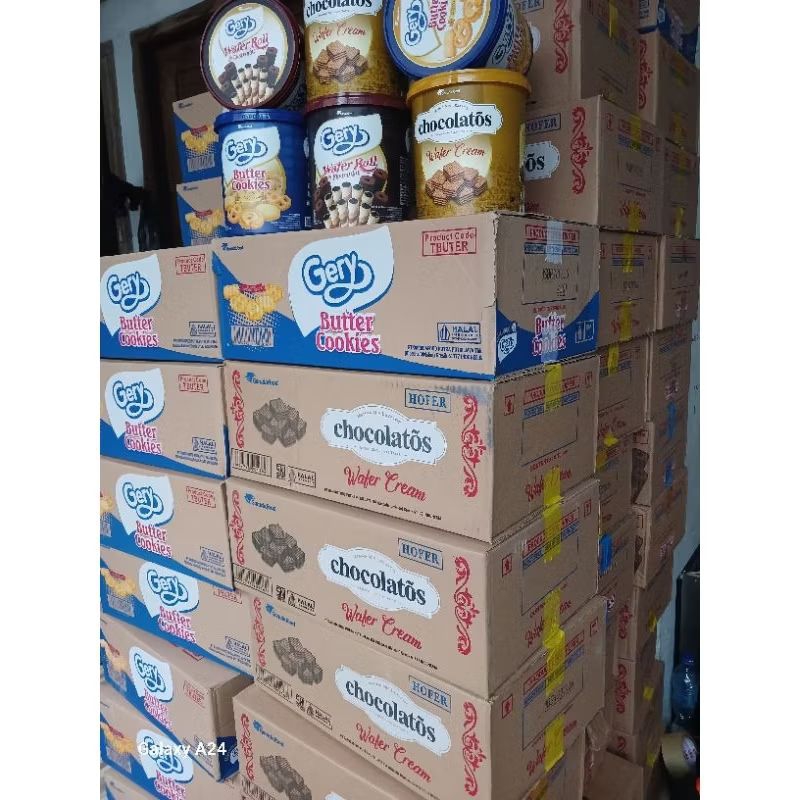Jual 1 dus isi 6 kaleng 300g Gery Butter Cookies Cokelat,wafer roll ...
