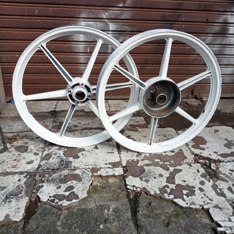 Jual VELG YAMAHA RK KING UKURAN RING 17-18 KONDISI MASIH SANGAT BAGUS ...