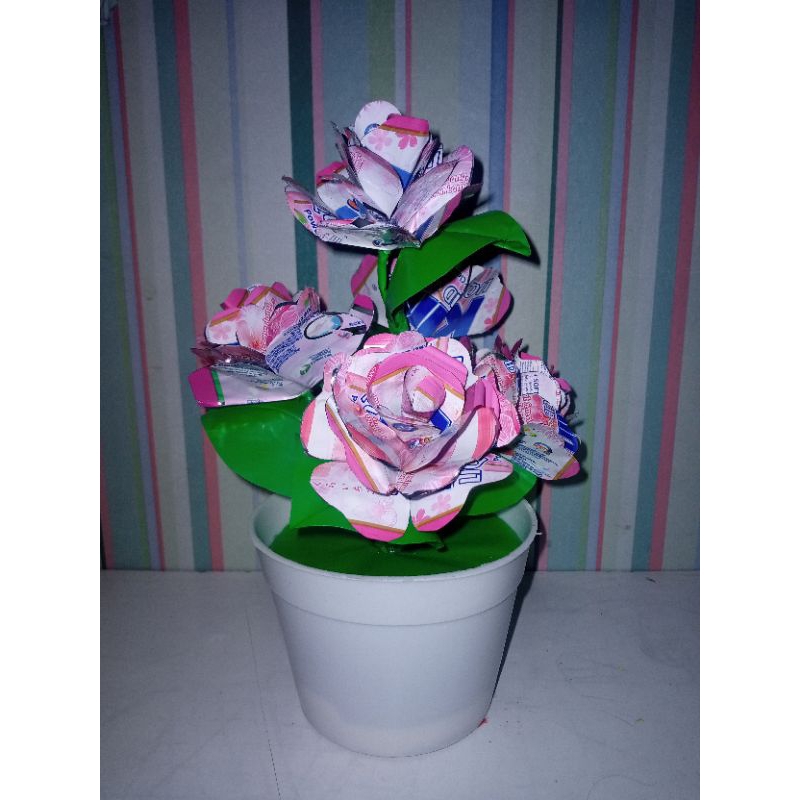 Jual daur ulang bunga dari bungkus soklin/bunga hias dari plastik ...