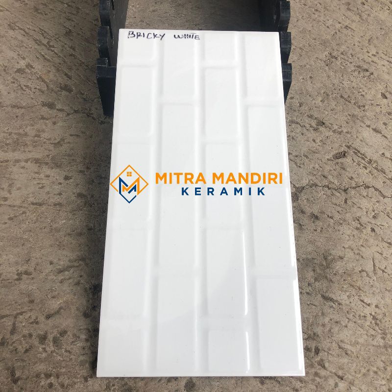 Jual Keramik Dinding 25x50 Bricky White/Glossy/ 1 Dus | Shopee Indonesia