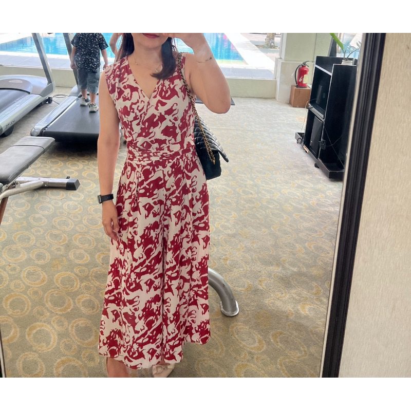 Jual preloved jumpsuit merah M (pakai 1x) | Shopee Indonesia